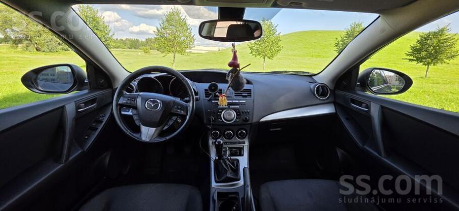 Grey Mazda 3 2010 in Riga, with an engine capacity of 2.20 L and mileage of 260 thousand km for 2800 €, photo 6 on AUTOMOTO.COM.LV