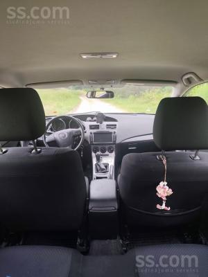 Pelēks Mazda 3 2010 Rīga, ar dzinēja tilpumu 1.60 L un nobraukumu 158 tūkst. km par 2900 €, foto 5 vietnē AUTOMOTO.COM.LV