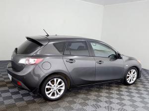 Grey Mazda 3 2010 in Tallinn, with an engine capacity of 1.60 L and mileage of 232 thousand km for 1299 €, photo 4 on AUTOMOTO.COM.LV