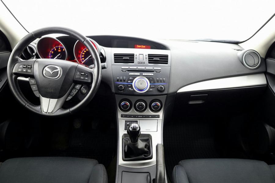 Grey Mazda 3 2010 in Tallinn, with an engine capacity of 1.60 L and mileage of 232 thousand km for 1299 €, photo 6 on AUTOMOTO.COM.LV