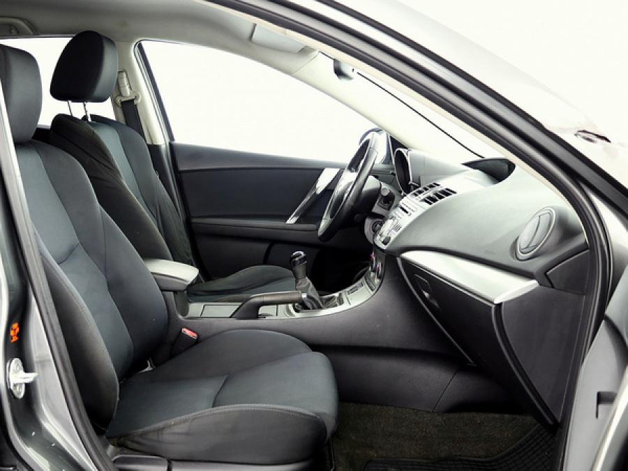 Grey Mazda 3 2010 in Tallinn, with an engine capacity of 1.60 L and mileage of 232 thousand km for 1299 €, photo 7 on AUTOMOTO.COM.LV