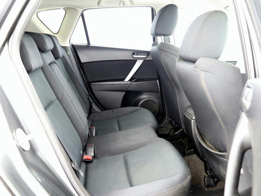 Grey Mazda 3 2010 in Tallinn, with an engine capacity of 1.60 L and mileage of 232 thousand km for 1299 €, photo 15 on AUTOMOTO.COM.LV