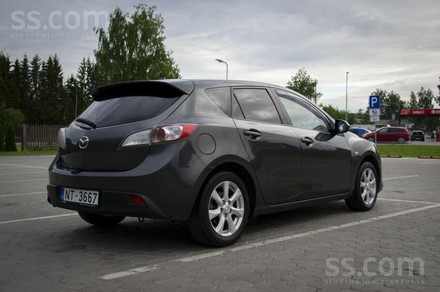 Grey Mazda 3 2011 in Riga, with an engine capacity of 1.60 L and mileage of 284 thousand km for 2990 €, photo 3 on AUTOMOTO.COM.LV