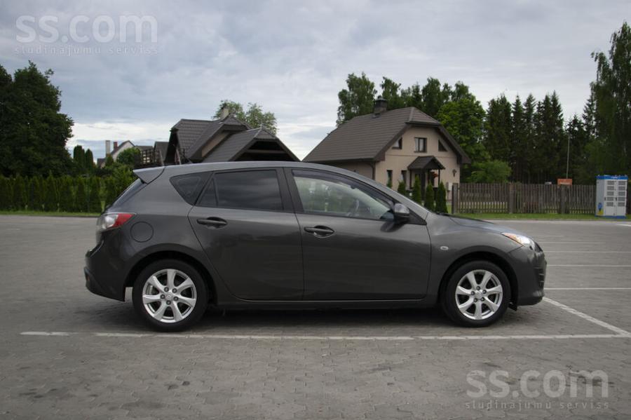 Grey Mazda 3 2011 in Riga, with an engine capacity of 1.60 L and mileage of 284 thousand km for 2990 €, photo 5 on AUTOMOTO.COM.LV