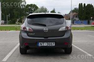 Grey Mazda 3 2011 in Riga, with an engine capacity of 1.60 L and mileage of 284 thousand km for 2990 €, photo 6 on AUTOMOTO.COM.LV