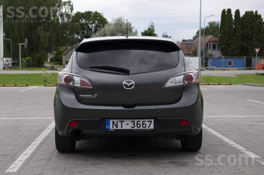 Grey Mazda 3 2011 in Riga, with an engine capacity of 1.60 L and mileage of 284 thousand km for 2990 €, photo 6 on AUTOMOTO.COM.LV