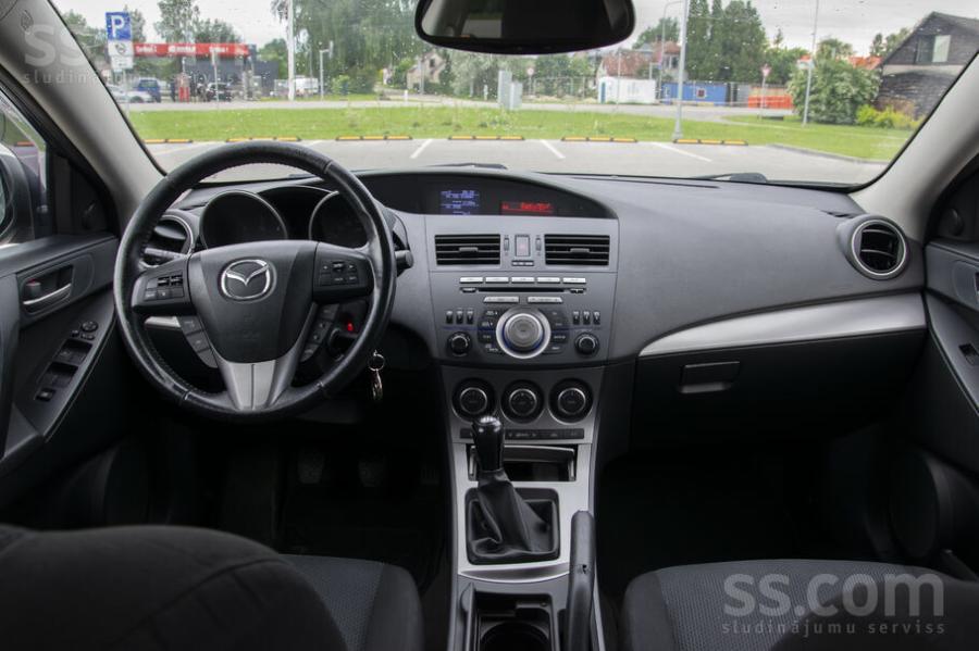 Grey Mazda 3 2011 in Riga, with an engine capacity of 1.60 L and mileage of 284 thousand km for 2990 €, photo 10 on AUTOMOTO.COM.LV