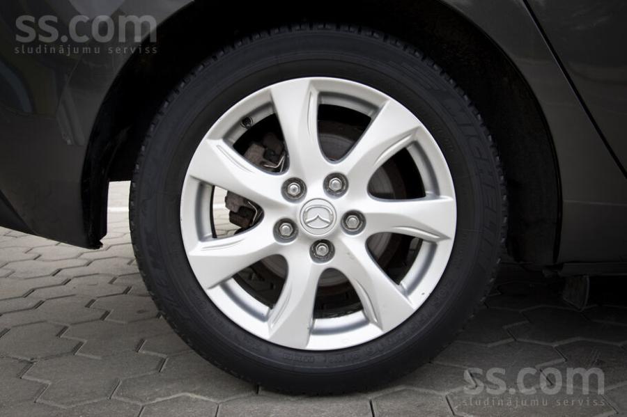 Grey Mazda 3 2011 in Riga, with an engine capacity of 1.60 L and mileage of 284 thousand km for 2990 €, photo 16 on AUTOMOTO.COM.LV