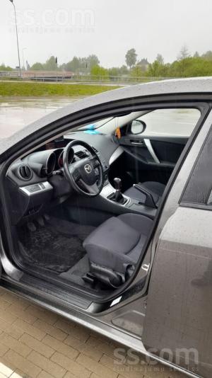 Grey Mazda 3 2011 in Rezekne, with an engine capacity of 1.60 L and mileage of 270 thousand km for 2500 €, photo 8 on AUTOMOTO.COM.LV
