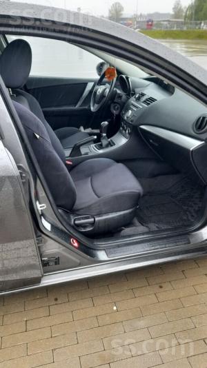Grey Mazda 3 2011 in Rezekne, with an engine capacity of 1.60 L and mileage of 270 thousand km for 2500 €, photo 9 on AUTOMOTO.COM.LV