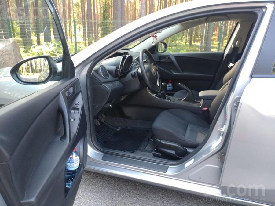 Pelēks Mazda 3 2011 Rīga, ar dzinēja tilpumu 1.60 L un nobraukumu 223 tūkst. km par 3000 €, foto 4 vietnē AUTOMOTO.COM.LV