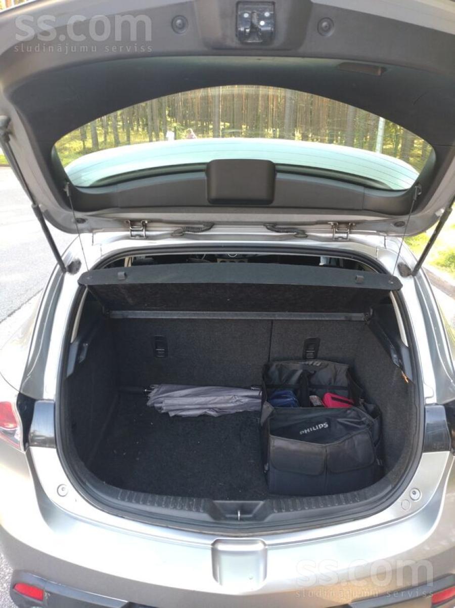 Pelēks Mazda 3 2011 Rīga, ar dzinēja tilpumu 1.60 L un nobraukumu 223 tūkst. km par 3000 €, foto 9 vietnē AUTOMOTO.COM.LV