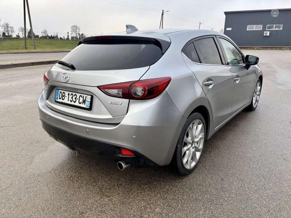 Grey Mazda 3 2013 in Taurage, with an engine capacity of 2.19 L and mileage of 160 thousand km for 5500 €, photo 5 on AUTOMOTO.COM.LV