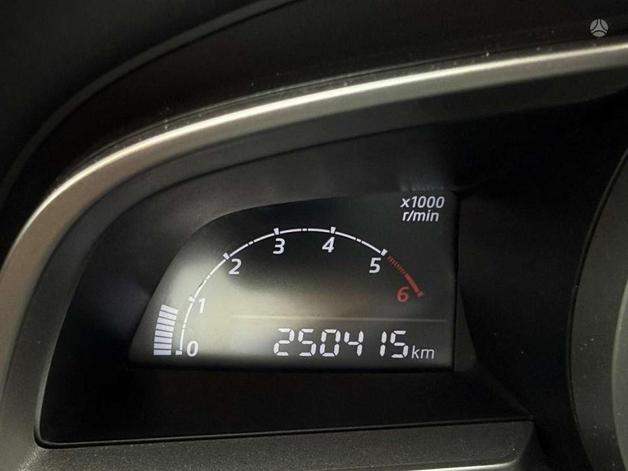 Pelēks Mazda 3 2014 Viļņa, ar dzinēja tilpumu 2.19 L un nobraukumu 251 tūkst. km par 5500 €, foto 15 vietnē AUTOMOTO.COM.LV