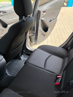 Pelēks Mazda 3 2014 Tallina, ar dzinēja tilpumu 2.00 L un nobraukumu 145 tūkst. km par 8800 €, foto 9 vietnē AUTOMOTO.COM.LV