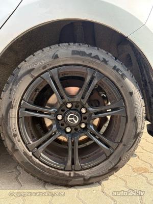 Pelēks Mazda 3 2014 Tallina, ar dzinēja tilpumu 2.00 L un nobraukumu 145 tūkst. km par 8800 €, foto 11 vietnē AUTOMOTO.COM.LV