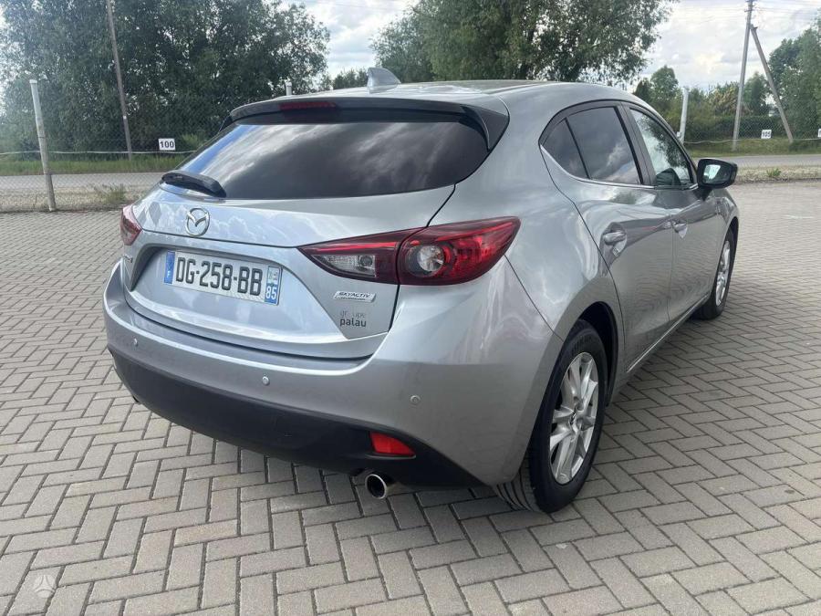 Grey Mazda 3 2014 in Taurage, with an engine capacity of 2.19 L and mileage of 170 thousand km for 4900 €, photo 6 on AUTOMOTO.COM.LV