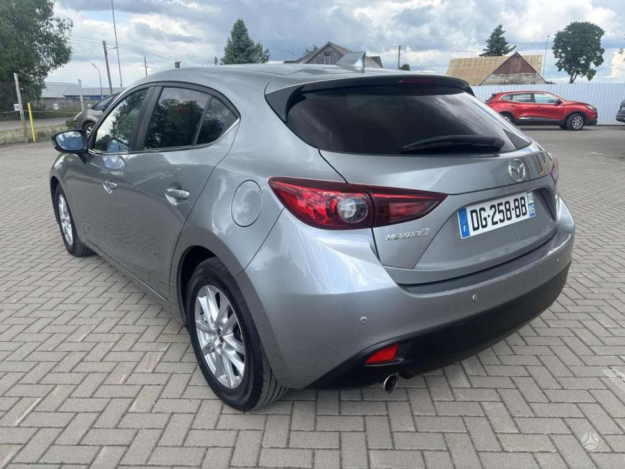 Grey Mazda 3 2014 in Taurage, with an engine capacity of 2.19 L and mileage of 170 thousand km for 4900 €, photo 8 on AUTOMOTO.COM.LV