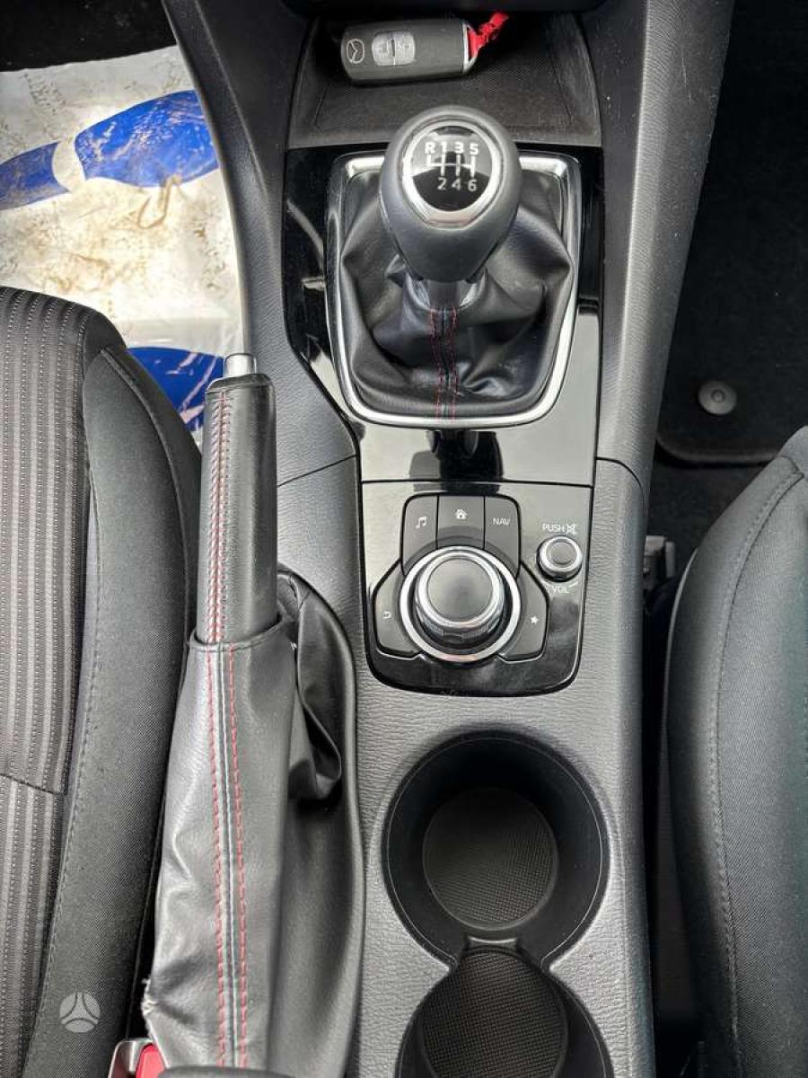 Grey Mazda 3 2014 in Taurage, with an engine capacity of 2.19 L and mileage of 170 thousand km for 4900 €, photo 15 on AUTOMOTO.COM.LV