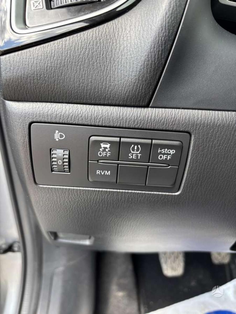 Grey Mazda 3 2014 in Taurage, with an engine capacity of 2.19 L and mileage of 170 thousand km for 4900 €, photo 19 on AUTOMOTO.COM.LV