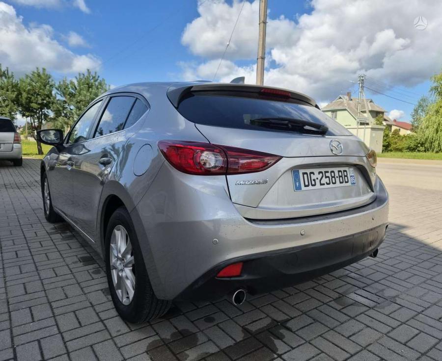 Grey Mazda 3 2014 in Taurage, with an engine capacity of 2.18 L and mileage of 170 thousand km for 4900 €, photo 6 on AUTOMOTO.COM.LV