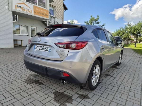 Grey Mazda 3 2014 in Taurage, with an engine capacity of 2.18 L and mileage of 170 thousand km for 4900 €, photo 7 on AUTOMOTO.COM.LV
