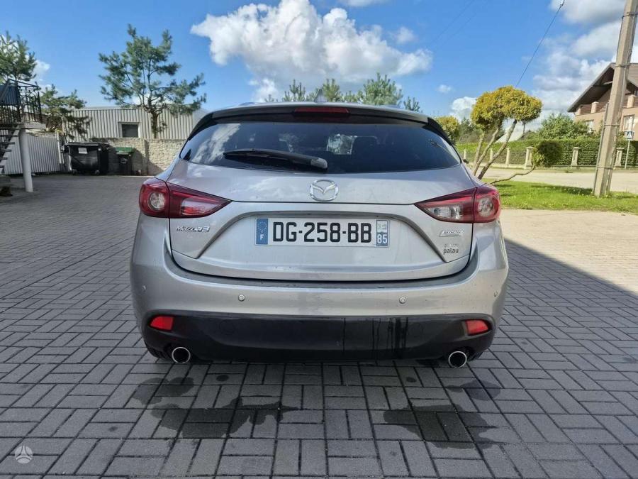 Grey Mazda 3 2014 in Taurage, with an engine capacity of 2.18 L and mileage of 170 thousand km for 4900 €, photo 8 on AUTOMOTO.COM.LV