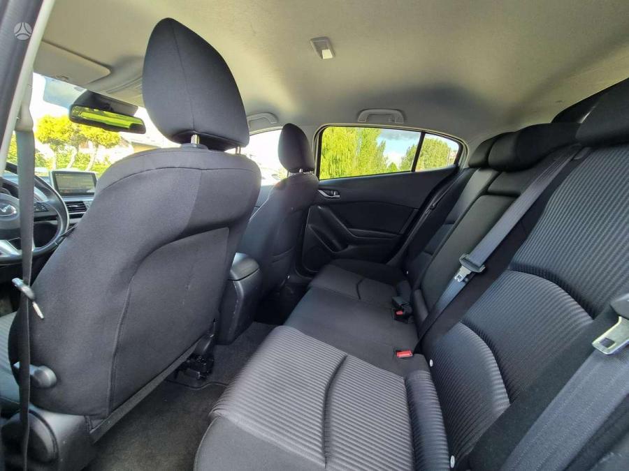 Grey Mazda 3 2014 in Taurage, with an engine capacity of 2.18 L and mileage of 170 thousand km for 4900 €, photo 19 on AUTOMOTO.COM.LV