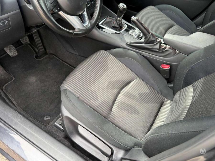 Pelēks Mazda 3 2014 Viļņa, ar dzinēja tilpumu 2.18 L un nobraukumu 250 tūkst. km par 4999 €, foto 14 vietnē AUTOMOTO.COM.LV
