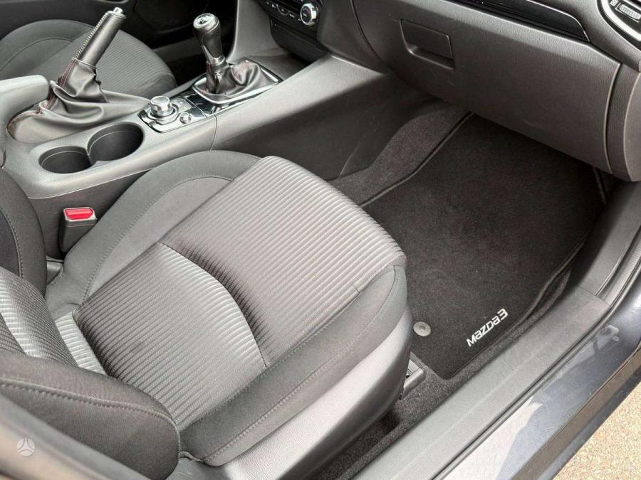 Pelēks Mazda 3 2014 Viļņa, ar dzinēja tilpumu 2.18 L un nobraukumu 250 tūkst. km par 4999 €, foto 18 vietnē AUTOMOTO.COM.LV