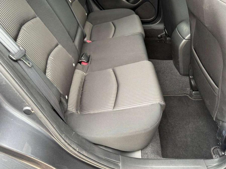 Pelēks Mazda 3 2014 Viļņa, ar dzinēja tilpumu 2.18 L un nobraukumu 250 tūkst. km par 4999 €, foto 20 vietnē AUTOMOTO.COM.LV