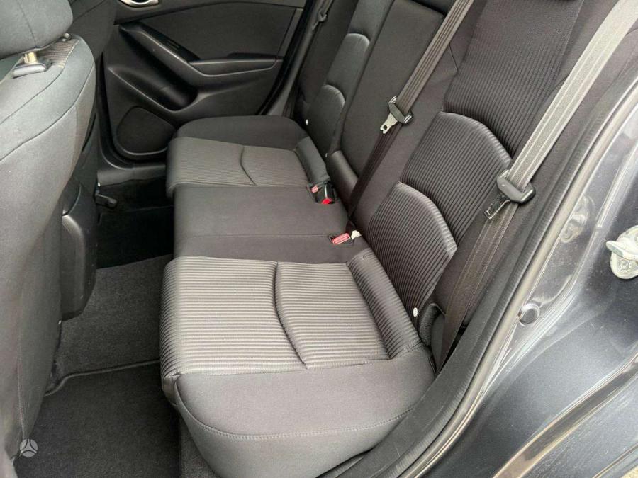 Pelēks Mazda 3 2014 Viļņa, ar dzinēja tilpumu 2.18 L un nobraukumu 250 tūkst. km par 4999 €, foto 21 vietnē AUTOMOTO.COM.LV