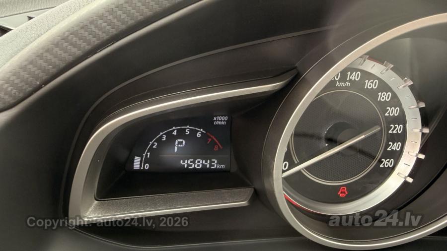Grey Mazda 3 2015 in Tallinn, with an engine capacity of 2.00 L and mileage of 46 thousand km for 11900 €, photo 10 on AUTOMOTO.COM.LV