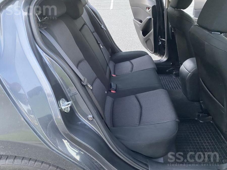 Grey Mazda 3 2015 in Riga, with an engine capacity of 2.20 L and mileage of 192 thousand km for 5350 €, photo 17 on AUTOMOTO.COM.LV