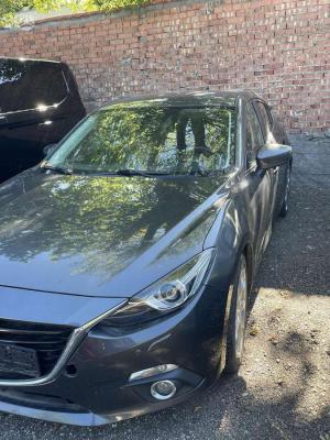 Grey Mazda 3 2015 in Kaunas, with an engine capacity of 2.19 L and mileage of 164 thousand km for 3000 €, photo 3 on AUTOMOTO.COM.LV