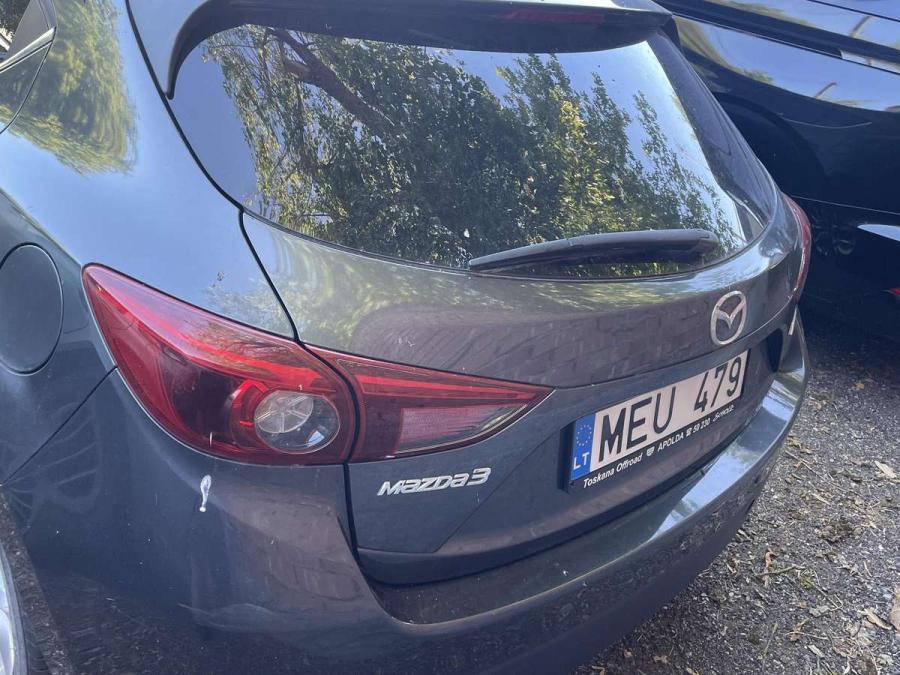 Grey Mazda 3 2015 in Kaunas, with an engine capacity of 2.19 L and mileage of 164 thousand km for 3000 €, photo 4 on AUTOMOTO.COM.LV