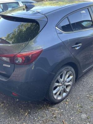 Grey Mazda 3 2015 in Kaunas, with an engine capacity of 2.19 L and mileage of 164 thousand km for 3000 €, photo 5 on AUTOMOTO.COM.LV