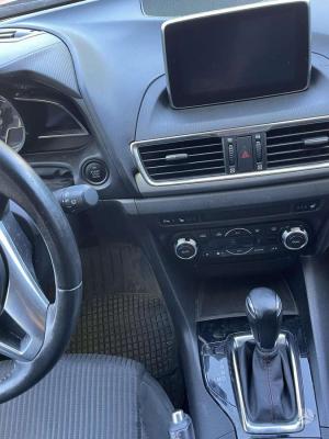 Grey Mazda 3 2015 in Kaunas, with an engine capacity of 2.19 L and mileage of 164 thousand km for 3000 €, photo 9 on AUTOMOTO.COM.LV