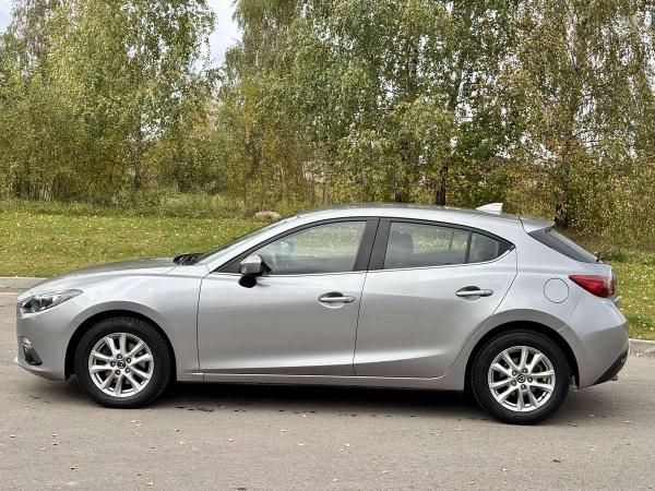 Mazda 3 2015 in Vilnius on AUTOMOTO.COM.LV Grey Mazda 3 2015 in Vilnius, with an engine capacity of 2.20 L and mileage of 234 thousand km for 4500 €, photo 3 on AUTOMOTO.COM.LV