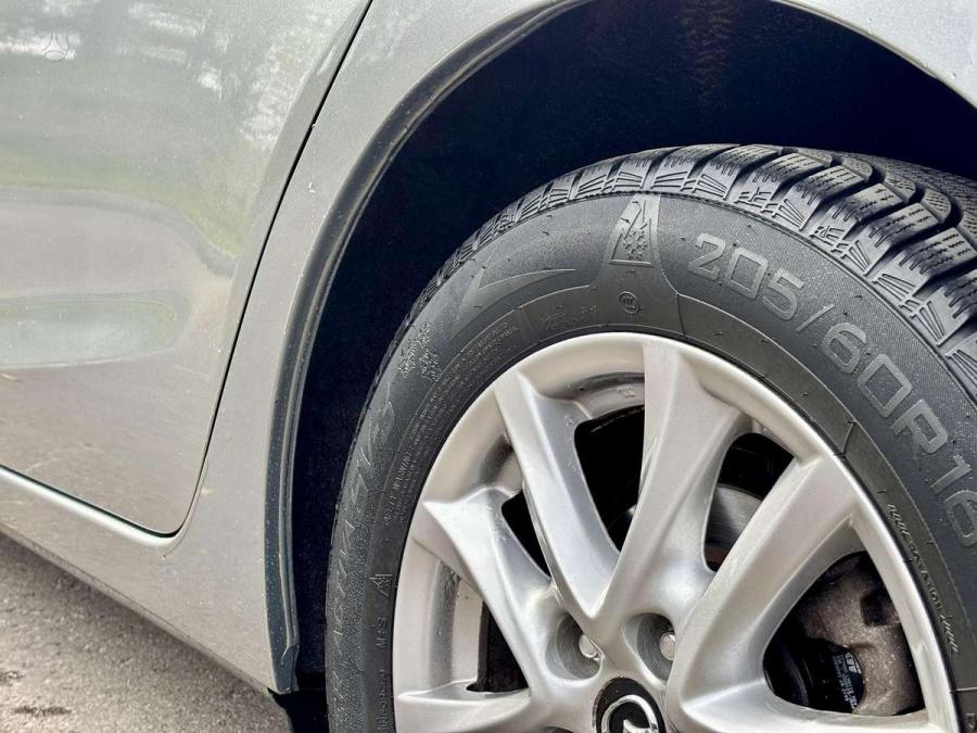 Pelēks Mazda 3 2015 Viļņa, ar dzinēja tilpumu 2.20 L un nobraukumu 234 tūkst. km par 4500 €, foto 6 vietnē AUTOMOTO.COM.LV