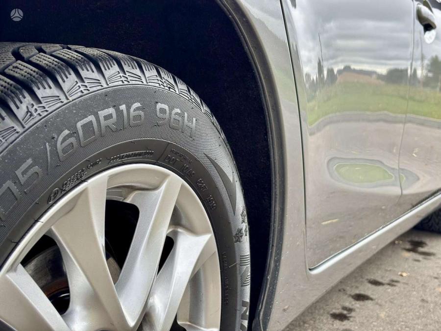 Pelēks Mazda 3 2015 Viļņa, ar dzinēja tilpumu 2.20 L un nobraukumu 234 tūkst. km par 4500 €, foto 11 vietnē AUTOMOTO.COM.LV