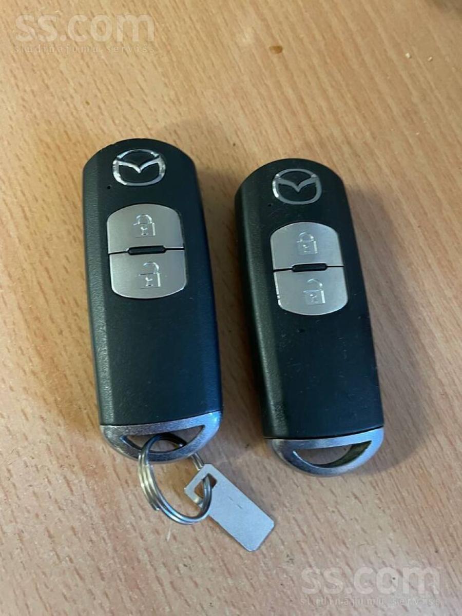 Серый Мазда 3 2016 в Рига, объемом двигателя 2.20 л и пробегом 161 тыс. км за 4900 €, фото 17 на AUTOMOTO.COM.LV