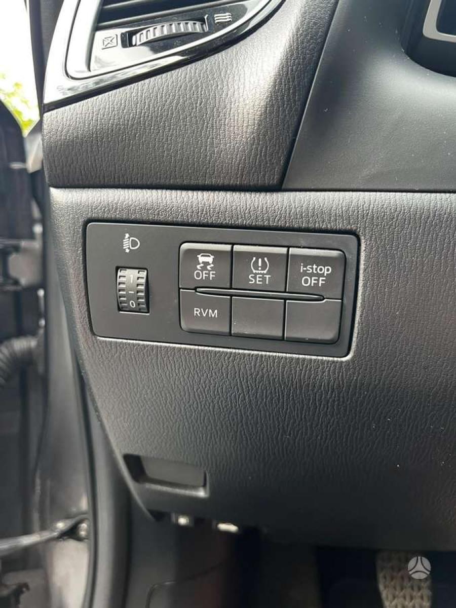 Pelēks Mazda 3 2016 Marijampole, ar dzinēja tilpumu 2.00 L un nobraukumu 166 tūkst. km par 8300 €, foto 13 vietnē AUTOMOTO.COM.LV