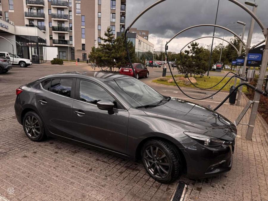 Grey Mazda 3 2018 in Vilnius, with an engine capacity of 2.00 L and mileage of 193 thousand km for 6500 €, photo 6 on AUTOMOTO.COM.LV