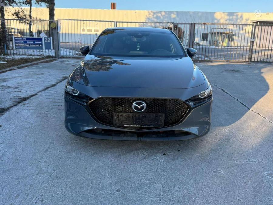 Grey Mazda 3 2019 in Taurage, with an engine capacity of 1.76 L and mileage of 149 thousand km for 12600 €, photo 1 on AUTOMOTO.COM.LV