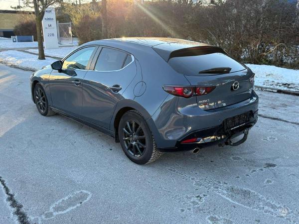 Grey Mazda 3 2019 in Taurage, with an engine capacity of 1.76 L and mileage of 149 thousand km for 12600 €, photo 4 on AUTOMOTO.COM.LV