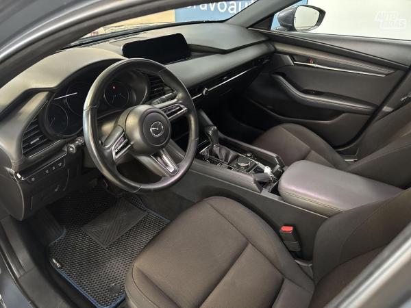 Grey Mazda 3 2019 in Vilnius, with an engine capacity of 2.00 L and mileage of 116 thousand km for 16500 €, photo 8 on AUTOMOTO.COM.LV