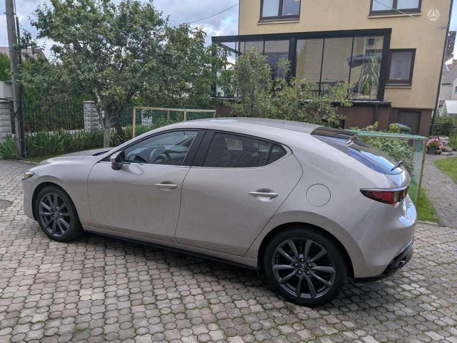 Pelēks Mazda 3 2022 Kauņa, ar dzinēja tilpumu 2.49 L un nobraukumu 15 tūkst. km par 18500 €, foto 1 vietnē AUTOMOTO.COM.LV