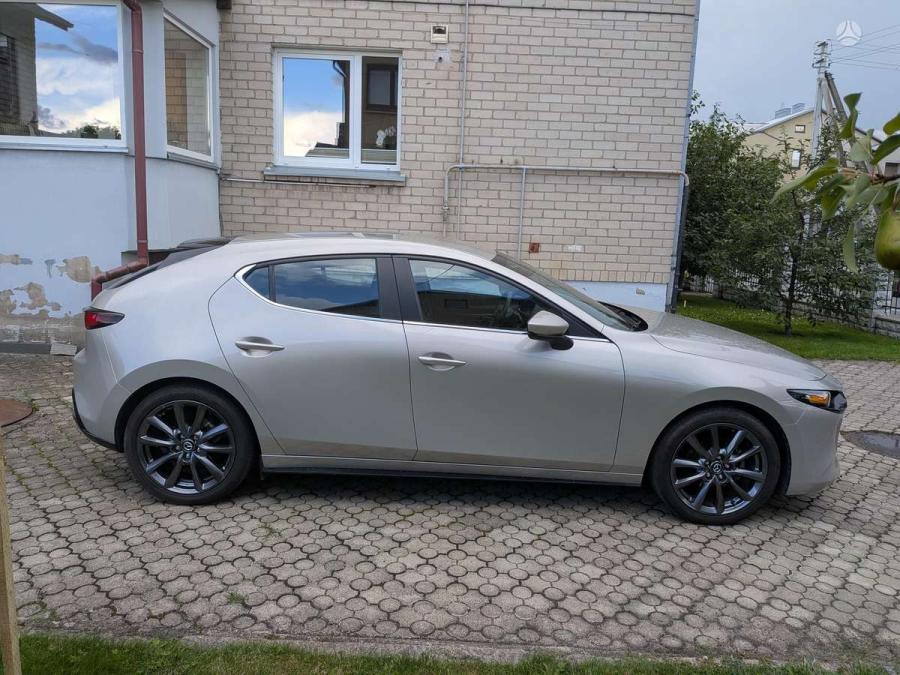 Pelēks Mazda 3 2022 Kauņa, ar dzinēja tilpumu 2.49 L un nobraukumu 15 tūkst. km par 18500 €, foto 3 vietnē AUTOMOTO.COM.LV