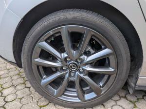 Pelēks Mazda 3 2022 Kauņa, ar dzinēja tilpumu 2.49 L un nobraukumu 15 tūkst. km par 18500 €, foto 6 vietnē AUTOMOTO.COM.LV